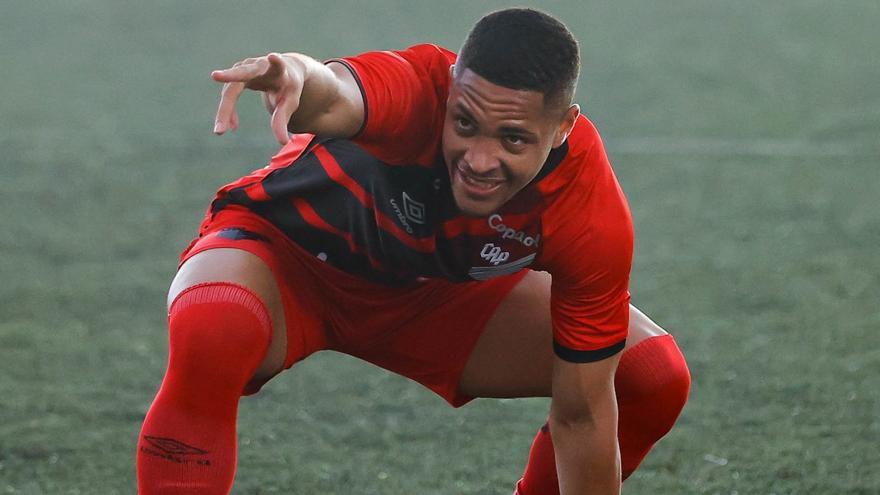 Fichajes FC Barcelona - Vitor Roque esperará al Barça