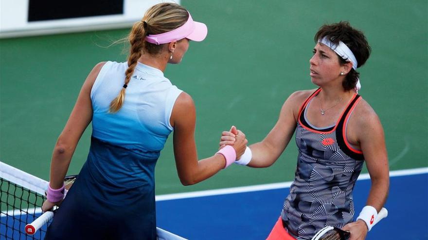 Carla Suárez sufre para vencer a Kristina Mladenovic
