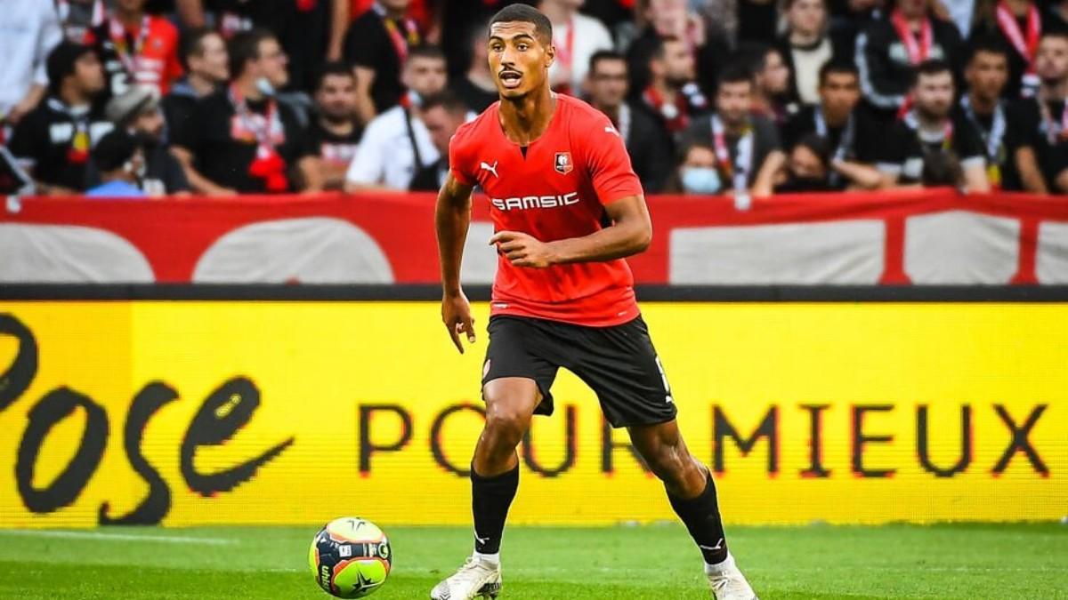 Badé aterriza en Sevilla para cerrar su cesión