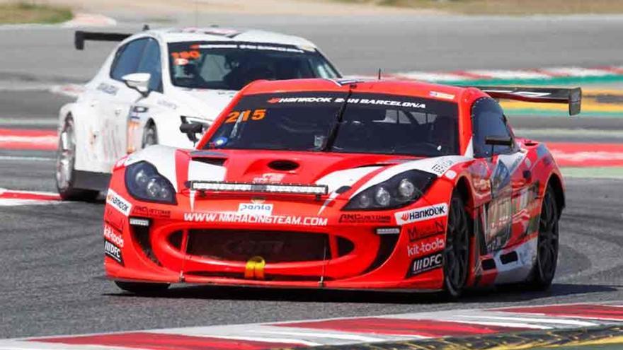 El NM Racing Team gana las 24 Horas de Barcelona