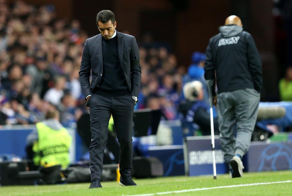 El Rangers despide a Van Bronckhorst