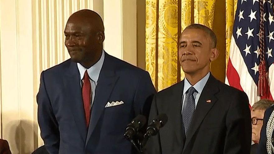 Barack Obama condecora a Michael Jordan y a Kareem Abdul-Jabbar