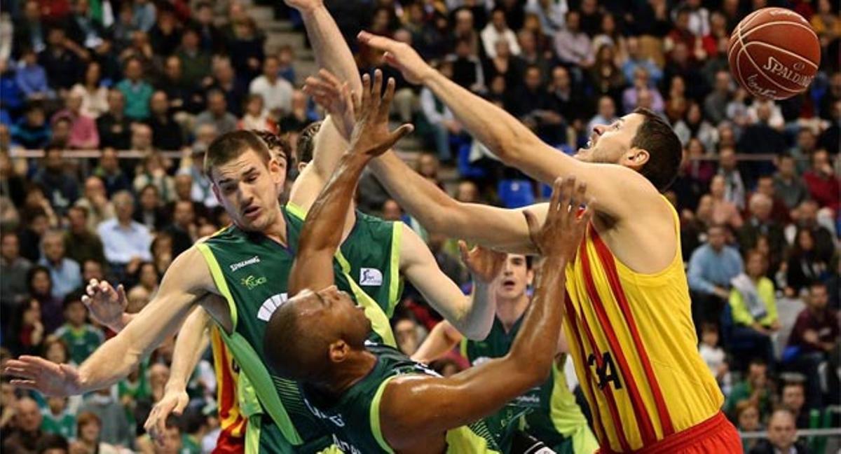 Pullen anotó un triple espectacular