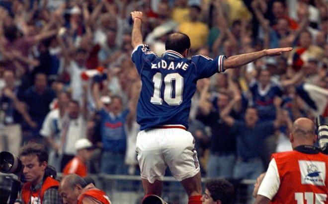 Ofrecen a Zidane recuperar su camiseta del Mundial de 1998