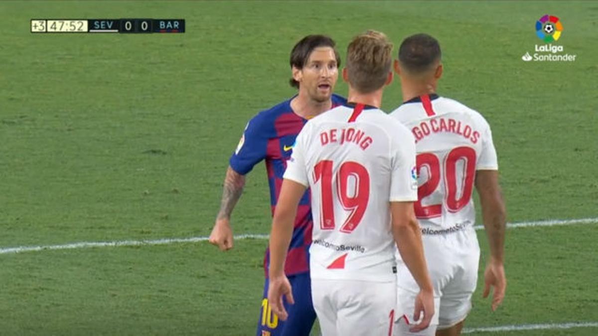 How Lionel Messi's leg was left after the tough tackle by Diego Carlos