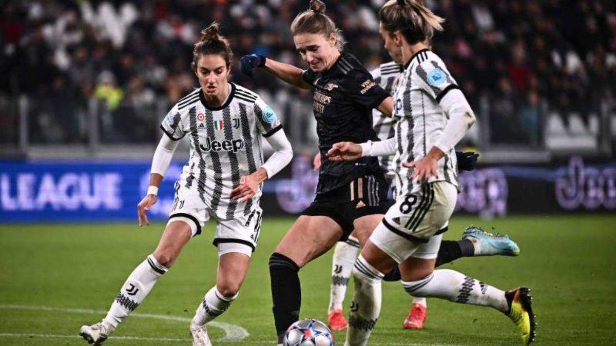 Vivianne Miedema, una víctima más de la ruptura del LCA