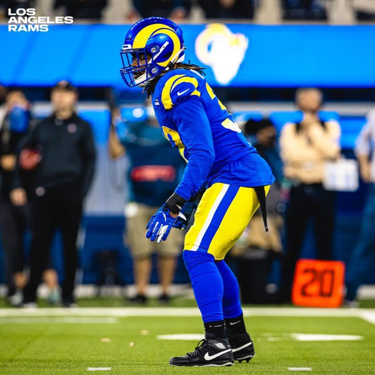 Los Rams renuevan a Travin Howard