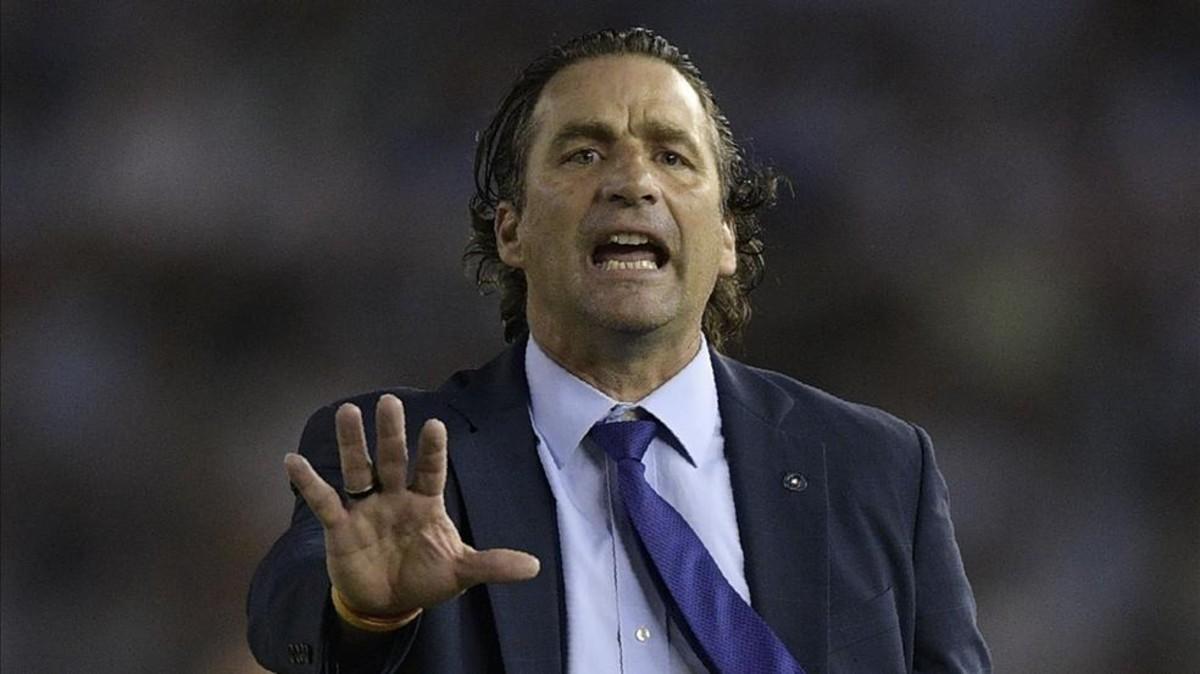 Exclusive: Juan Antonio Pizzi joins Barcelona coach shortlist
