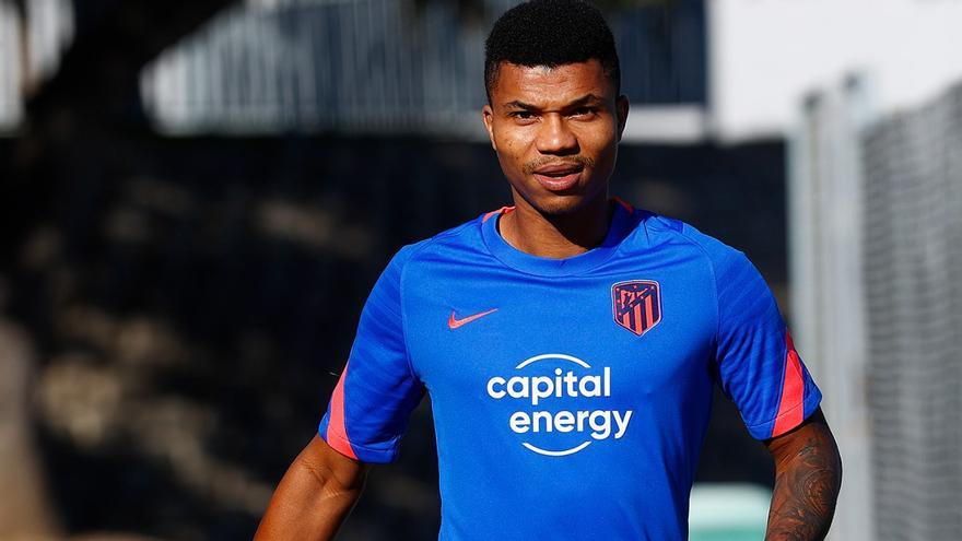 Reinildo ya se entrena con el Atlético