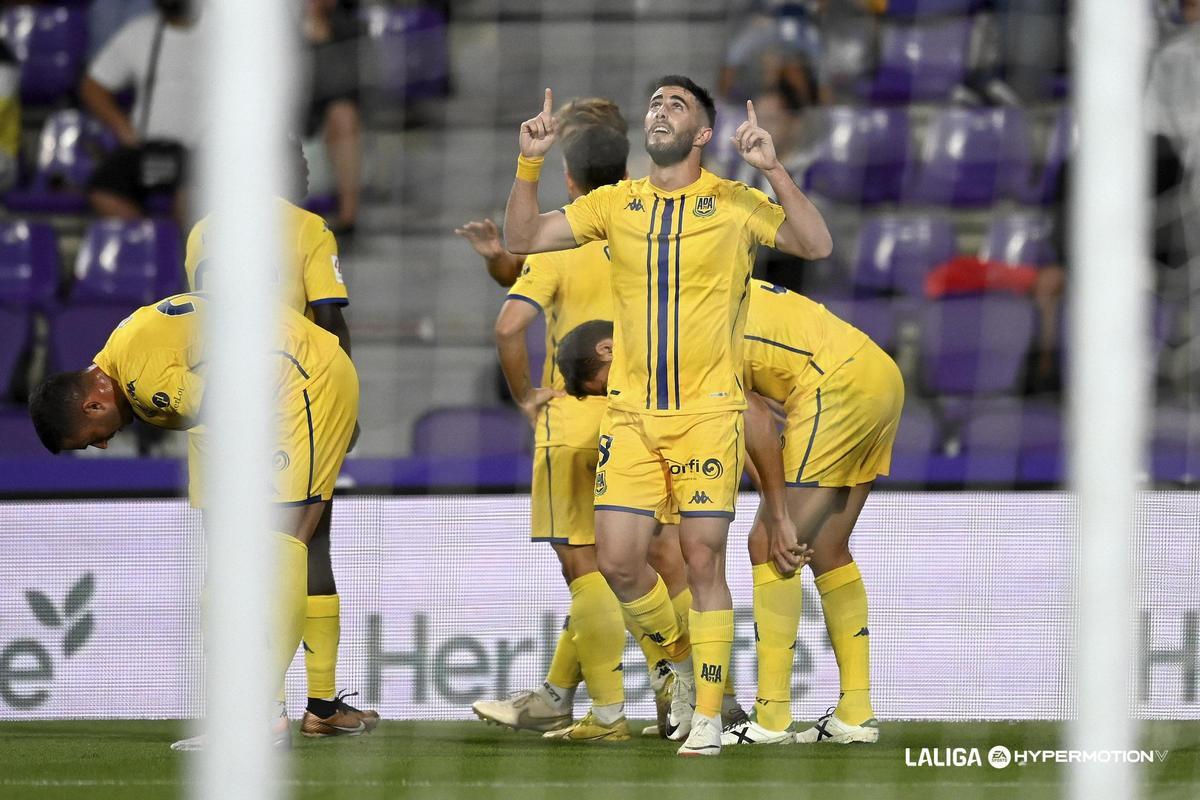 Valladolid - Alcorcón | El gol de Jacobo González