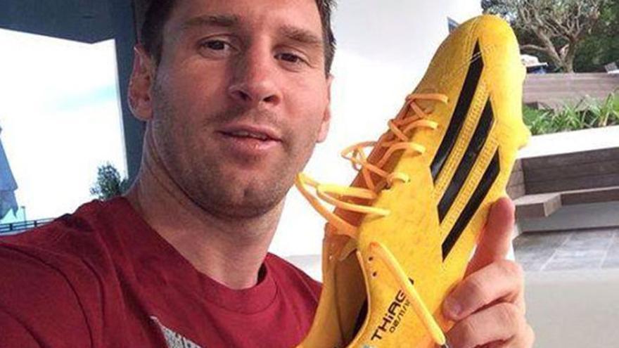 Messi Presume De Botas Nuevas