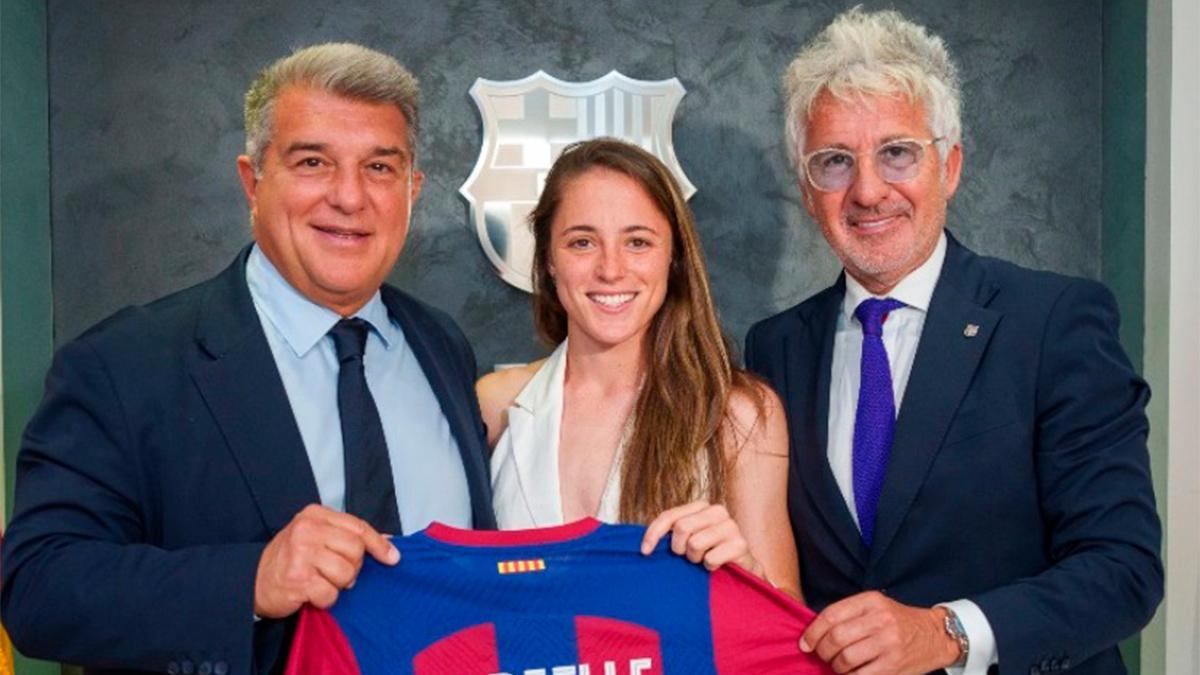 Así ha sido la firma de contrato de Ona Batlle con el FC Barcelona