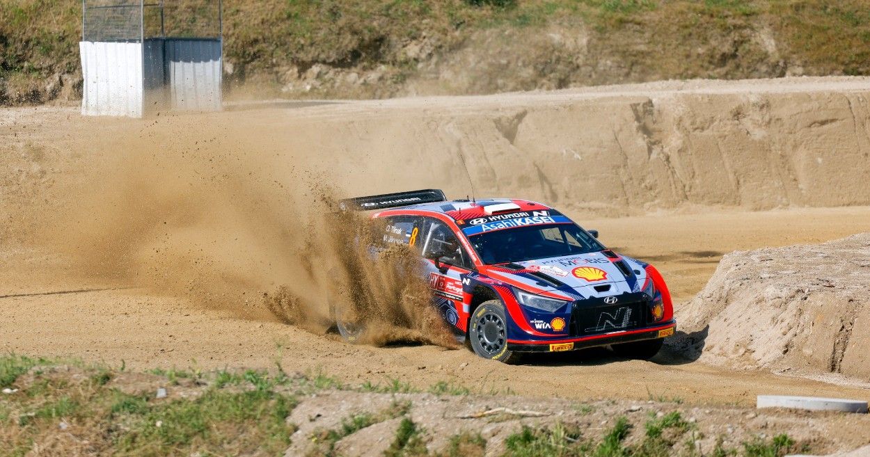 Neuville, primer líder del Rally de Portugal