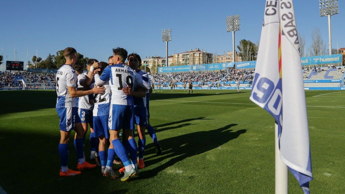 El Sabadell reacciona y sale del descenso