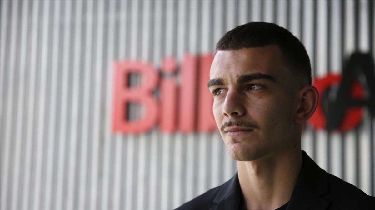 Jon Fernández y Podolsky, por el cinturón WBC Silver