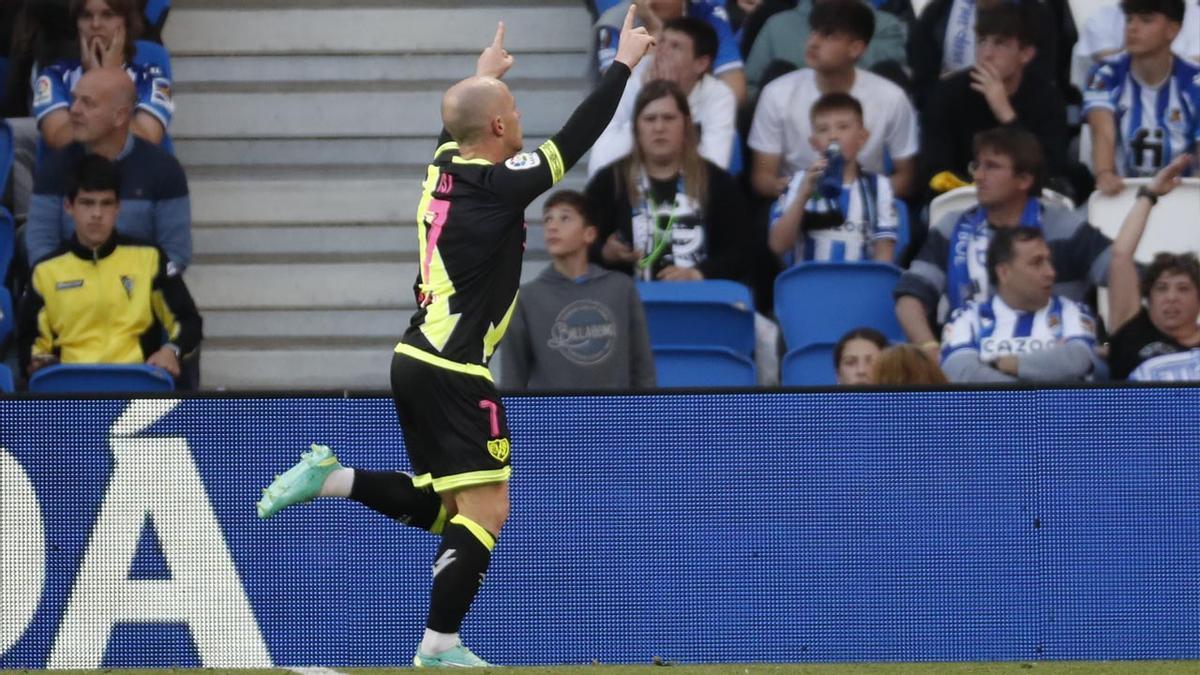 Isi Palazón renueva con el Rayo Vallecano hasta 2028