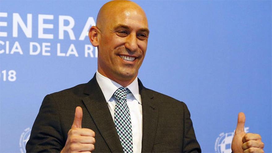 Rubiales hablará con el Barcelona y el Sevilla de la Supercopa