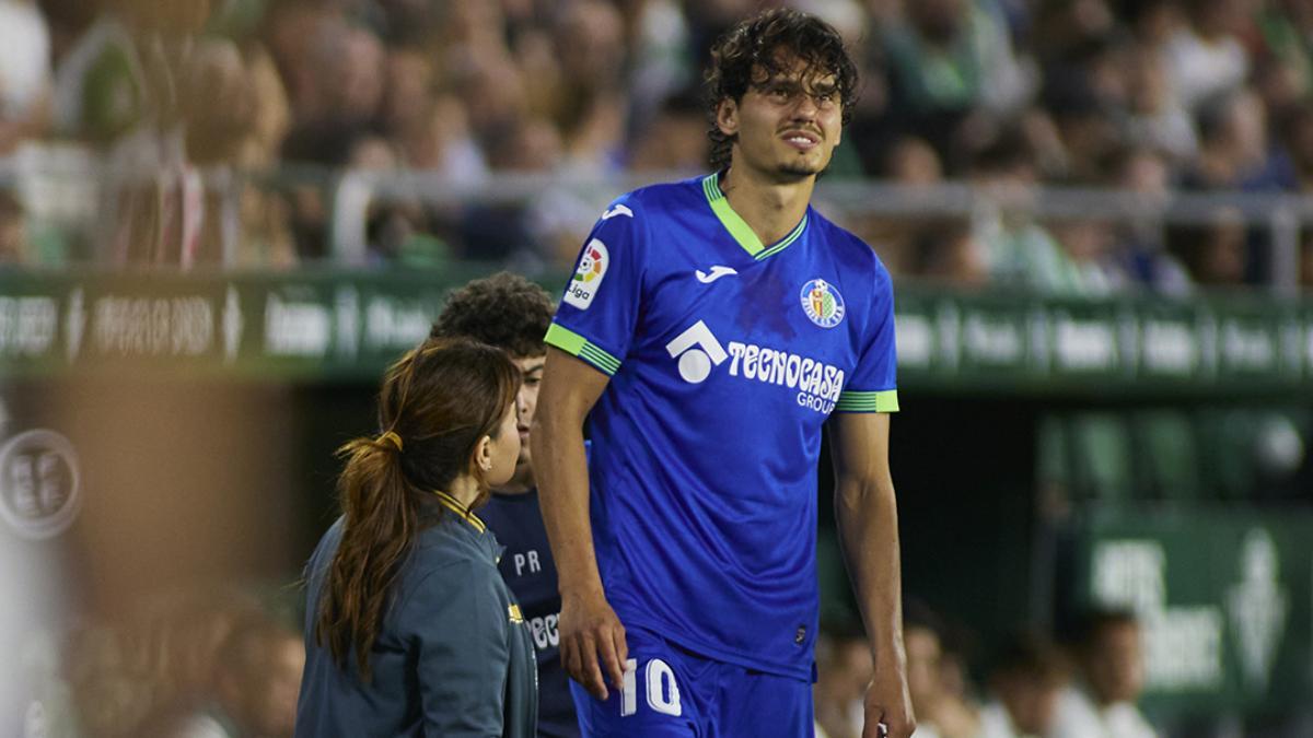 Enes Ünal, operado en Innsbruck, estará entre 8 y 9 meses de baja