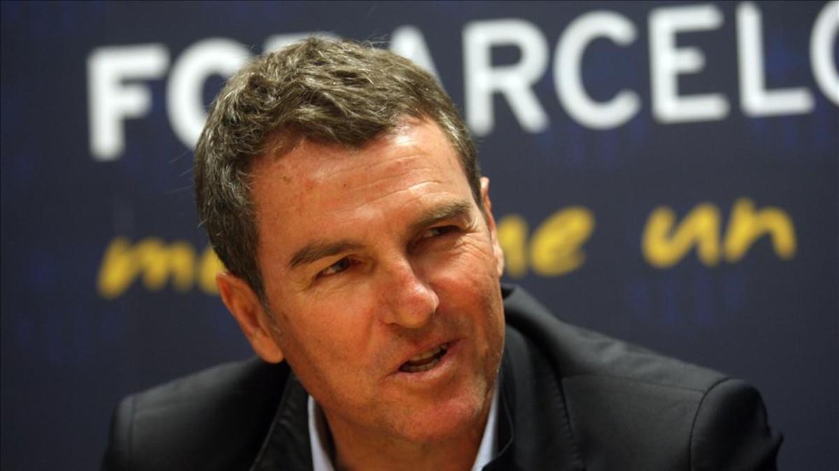 Robert Fernández se pasa al frontón