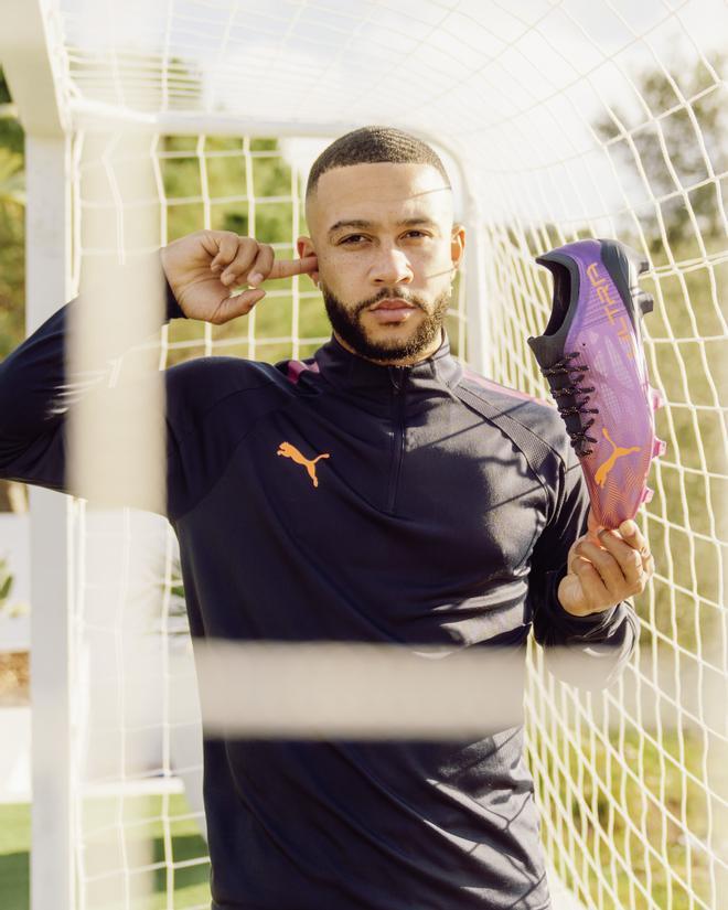 Fotos | El nuevo look de Depay, más león que nunca tras firmar por PUMA