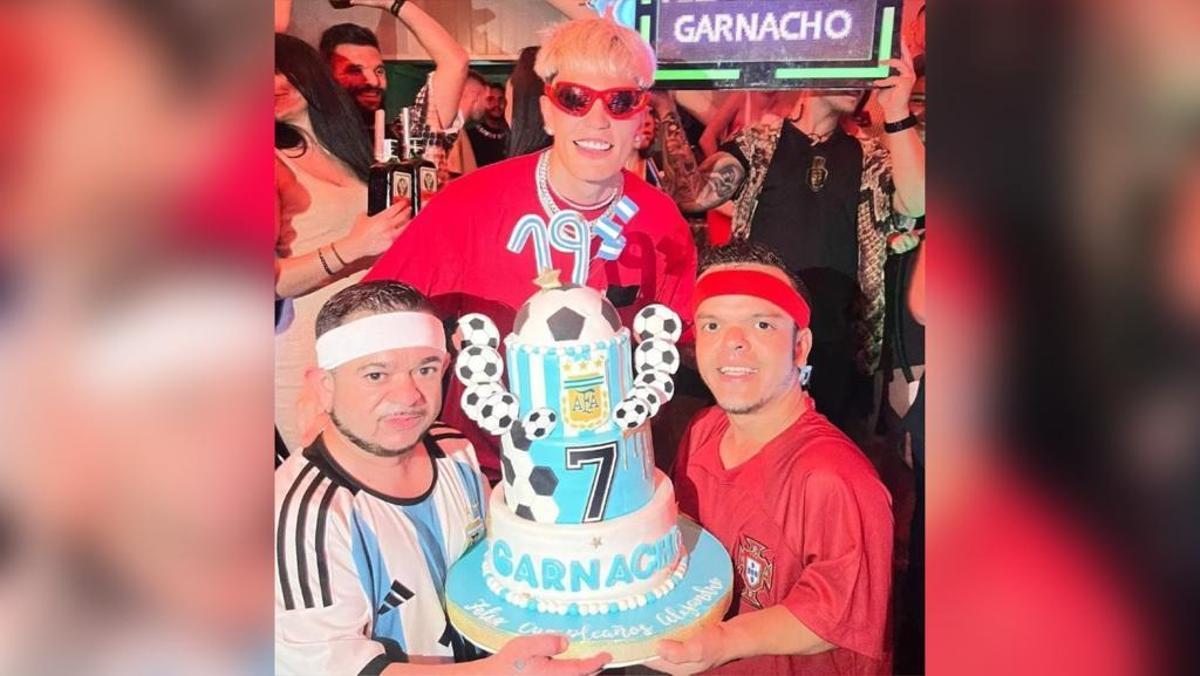 La última de Garnacho: Contrata para su cumpleaños un enano de Messi y ...