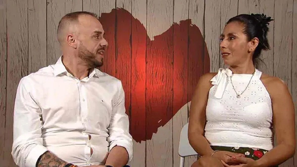 Una soltera de First Dates guarda luto durante 17 años a su antiguo marido