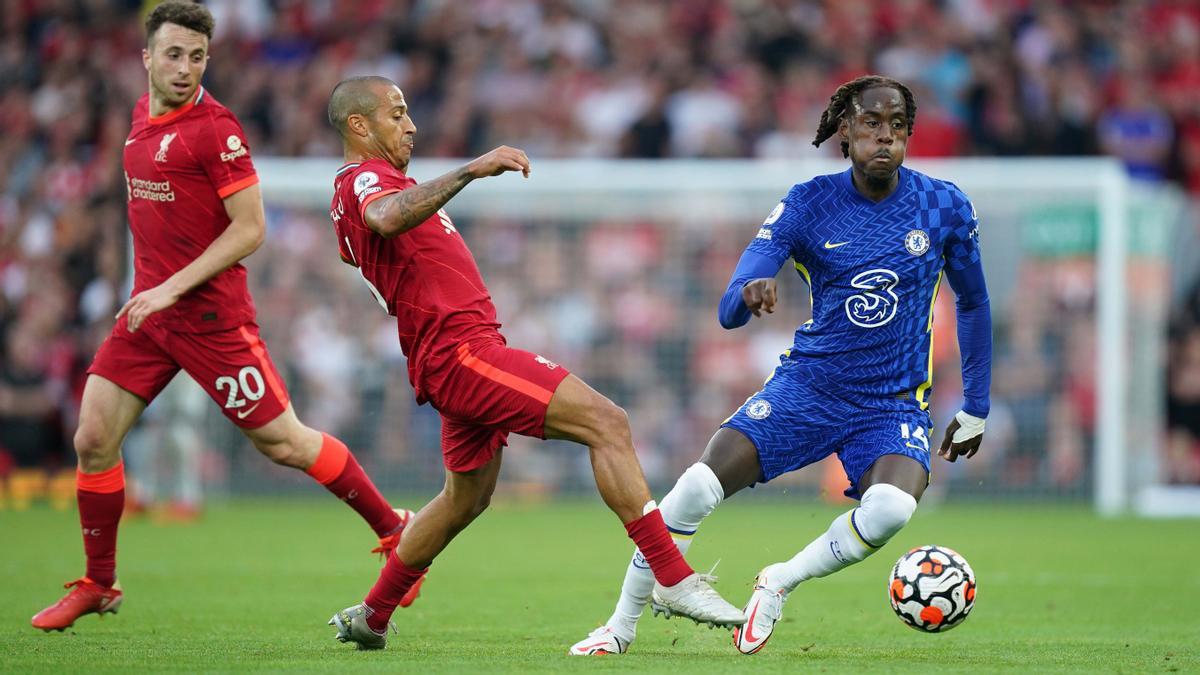 Chelsea y Liverpool empiezan el año con una final